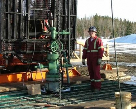 Spill Containment Solutions for Wellheads - Enviro-Pads